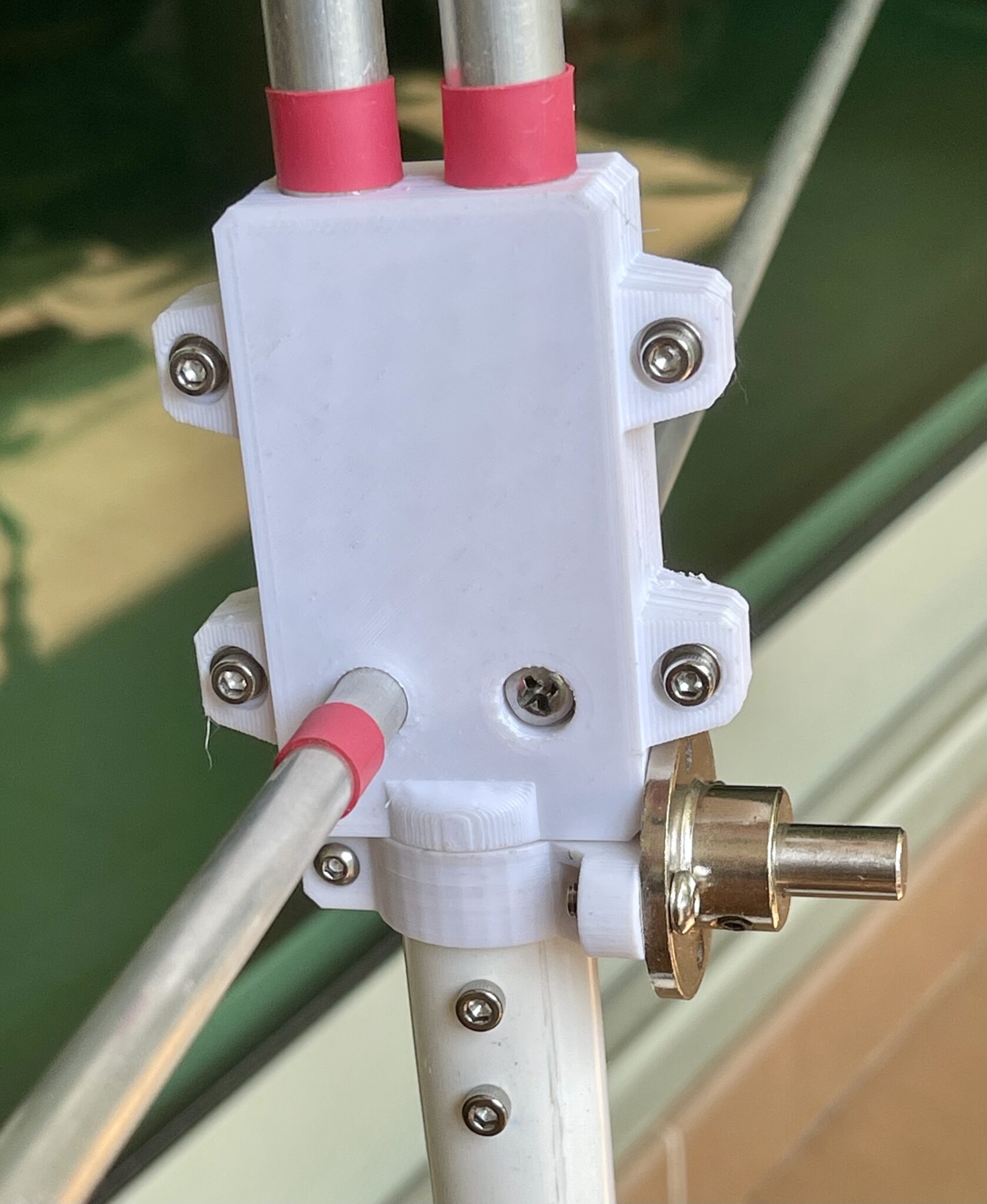 Mini Satellite Antenna Rotator MK1 – Klaus & Lita